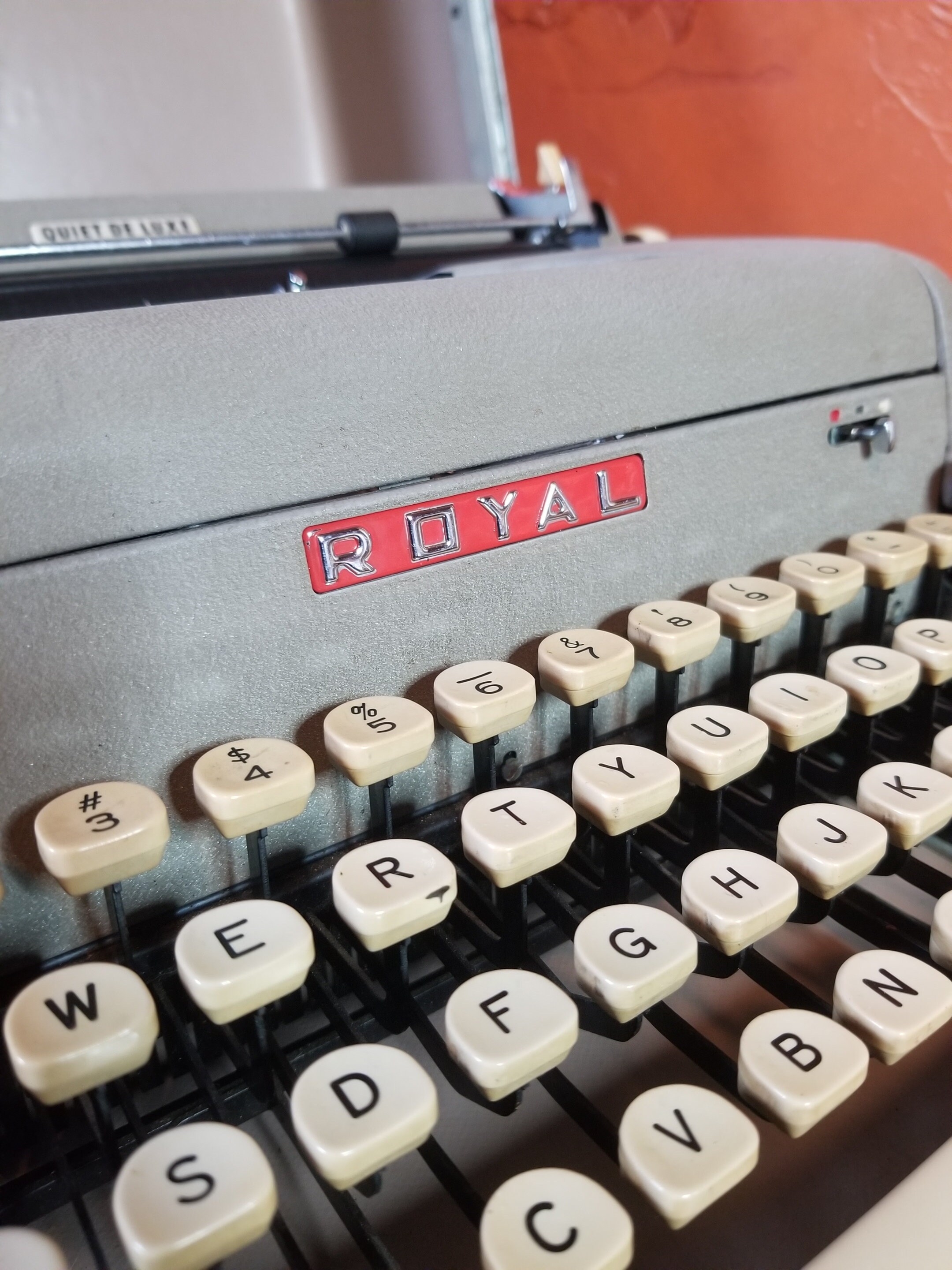 Stylish Vintage Late 1940s Post War Royal De Luxe Typewriter - Etsy