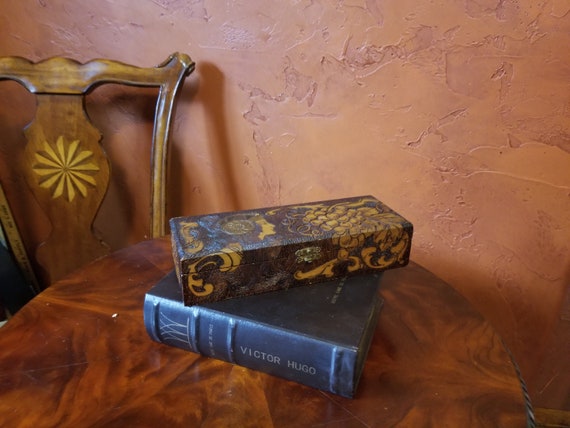 Exquisite Flemish Art/Pyrography -- Hand Tooled, Turn… - Gem