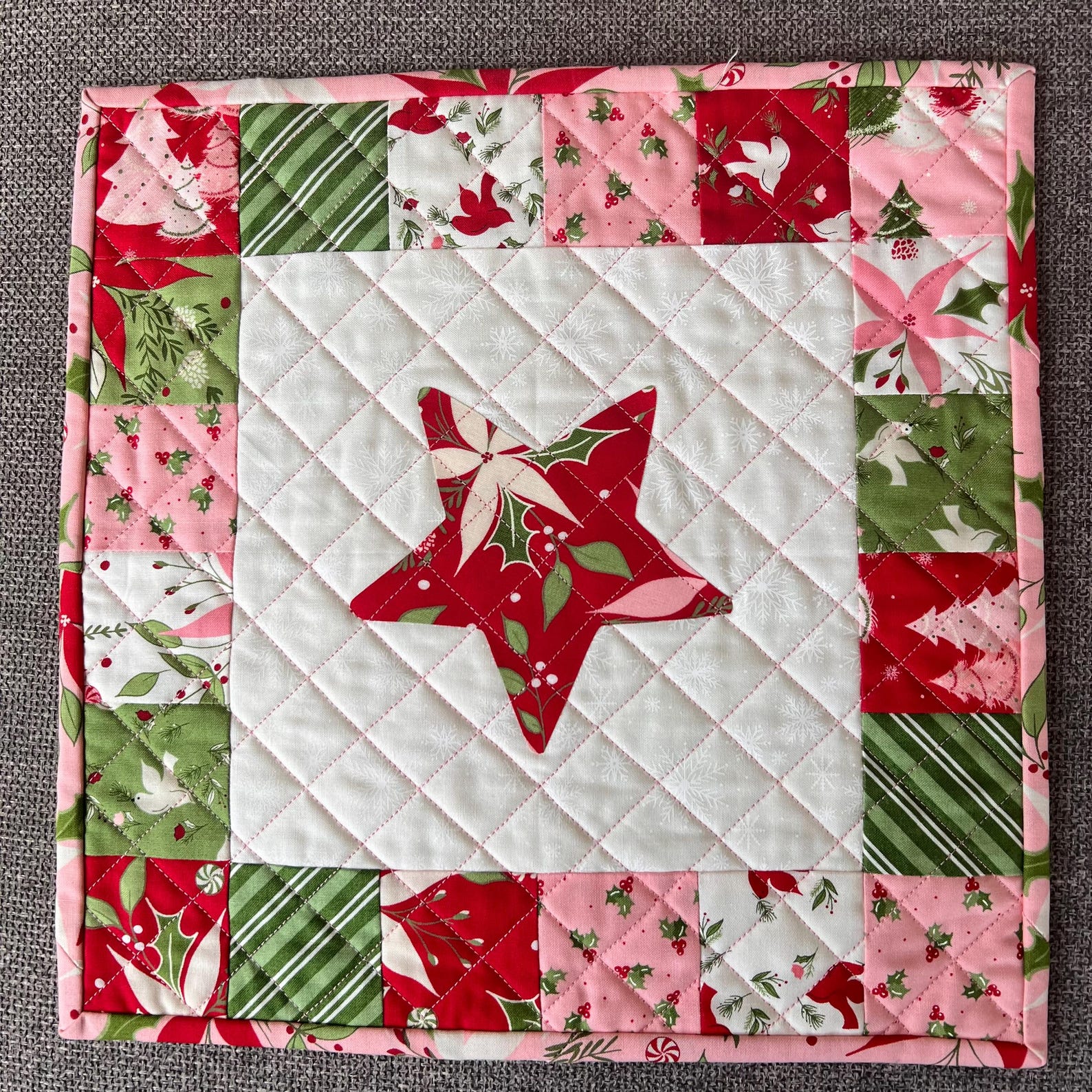 Christmas Mini Quilt - Table Topper - Machine Quilted - About 12 1/2" X ...