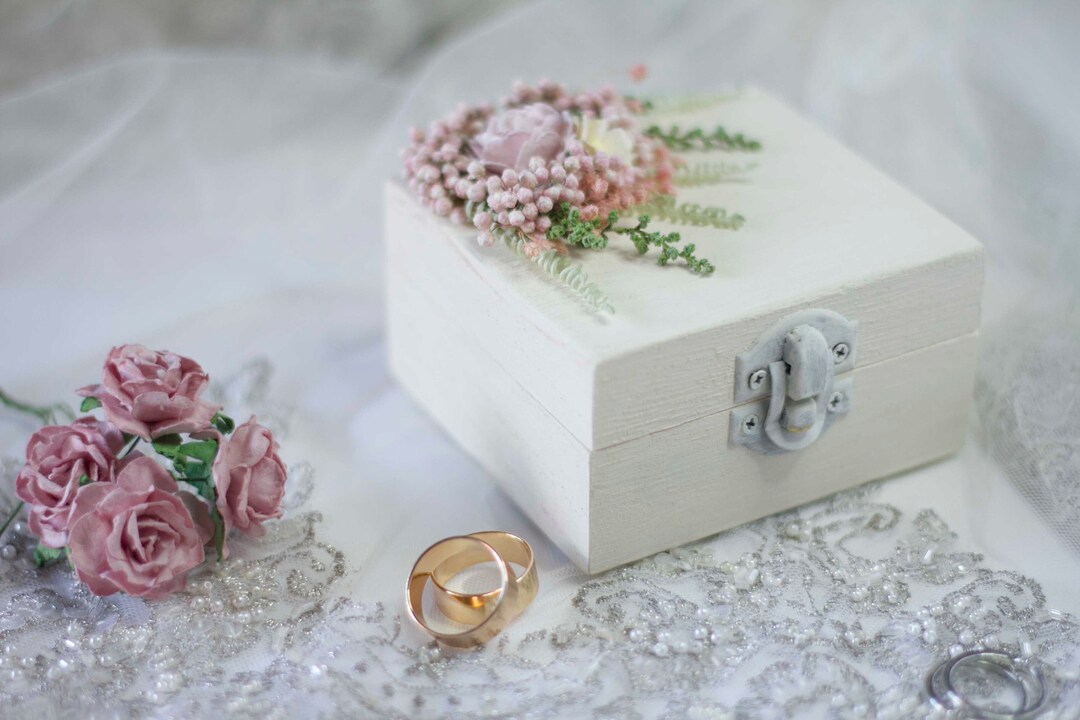 BLUSH AND IVORY Wedding Ring Box, Hand-decorated With Dried Flowers ...