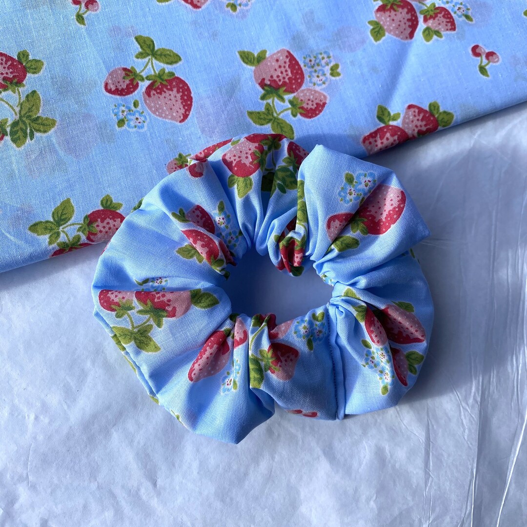 Strawberry Scrunchies | Strawberry Scrunchie, Food Scrunchies, Food ...