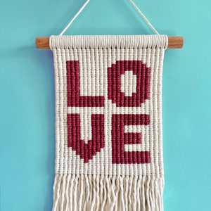 PATTERN: LOVE Macrame Wall Hanging Tutorial - DIY Guide - Etsy