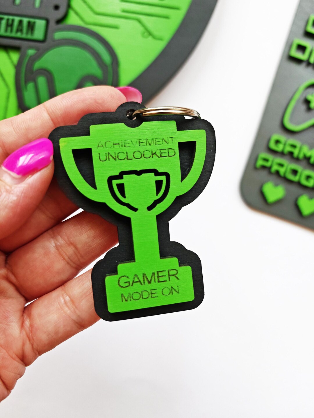 Gamer Trophy Keychain Gift – Video Game Lover Bag Charm – Funny Console ...