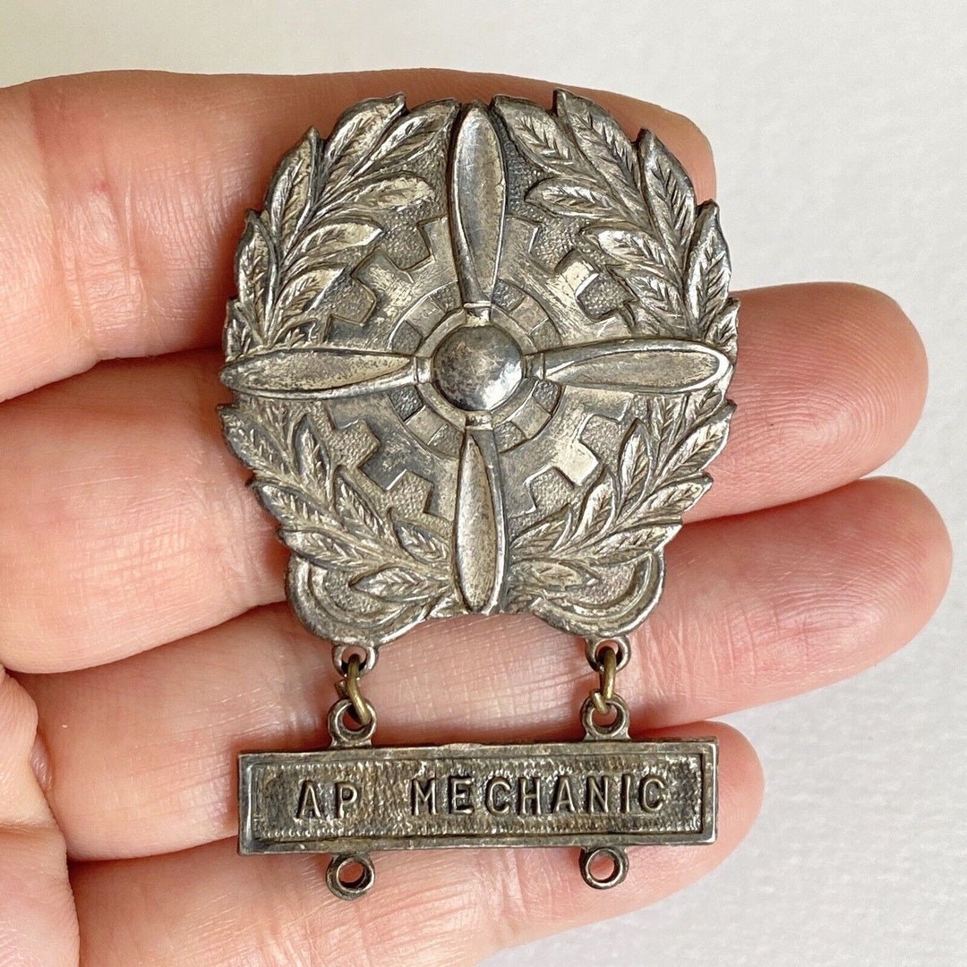 WWII US Army Air Force Technician Badge Sterling Large Size AP Mechanic ...