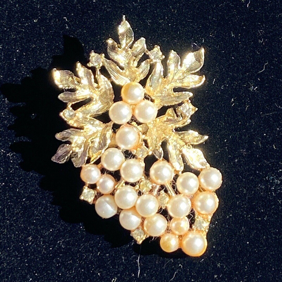 Large Grapes Leaf Pin Rhinestone and Faux Pearls Brooch Stunning ...