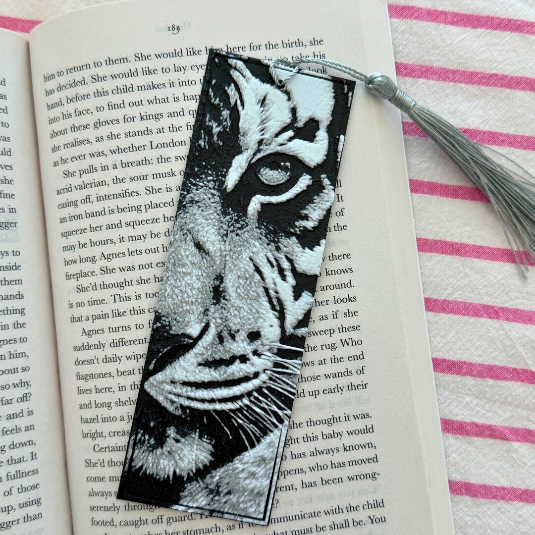 3D Printed Tiger Bookmark With Tassel, Gift for Readers, Book Nerds - Etsy