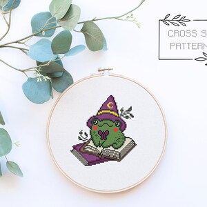 Halloween Cross Stitch Pattern Simple Frog Cross Stitch Modern Cross ...