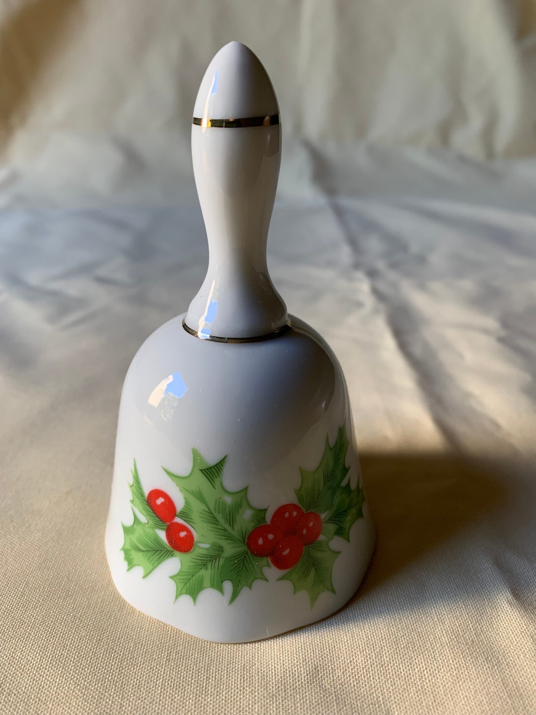 Vintage Porcelain Christmas Bell, Made in Japan. Holly With Gold Band ...