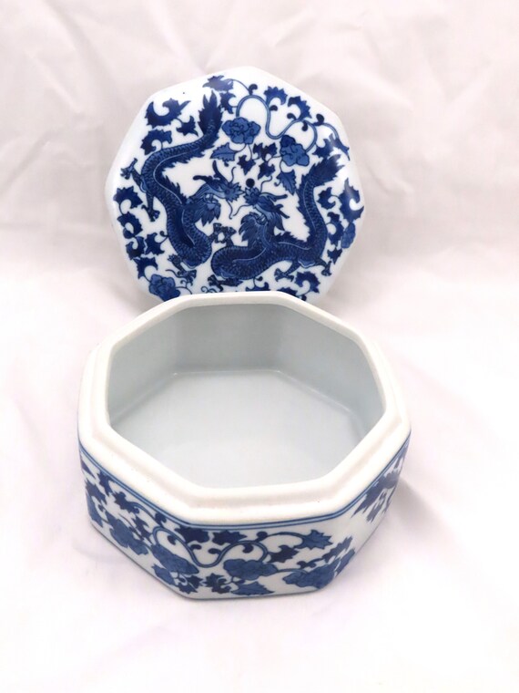 Vintage Chinese Porcelain Octagonal Dragon Trinket/Po… - Gem