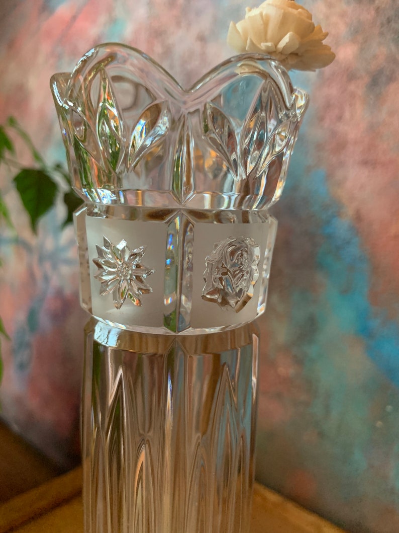 2002 Oneida Crystal Gardens 8" Footed Bud Vase, Made in Germany, Cut ...
