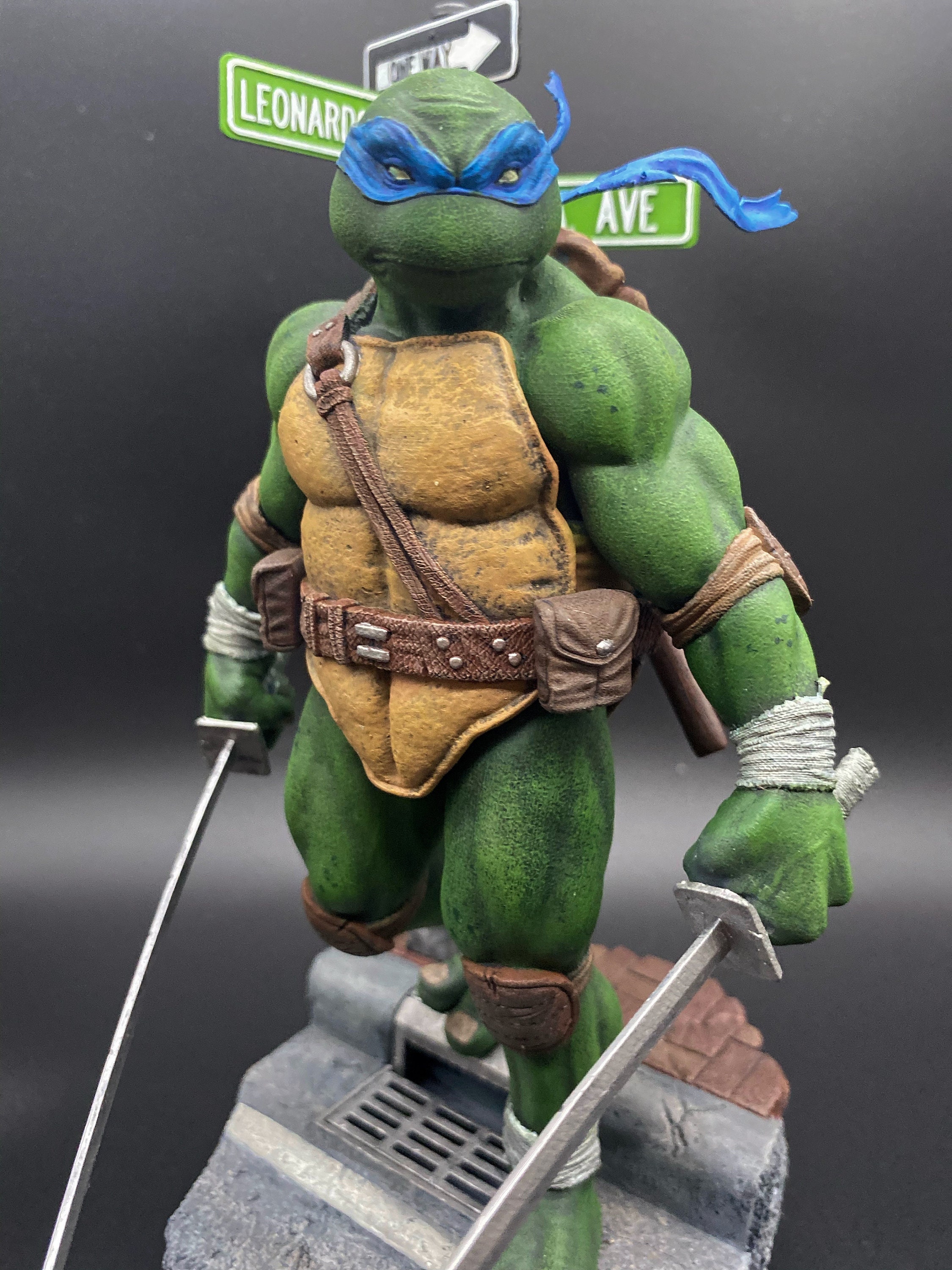 Leo 8K Resin Print Custom Paint 1/10 Scale - Etsy