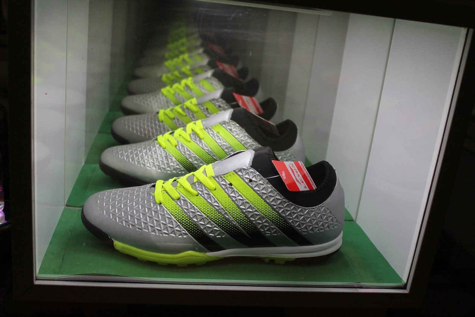 Infinity Mirror Box, Lighted-up (LED Panel Light), Display of Product ...