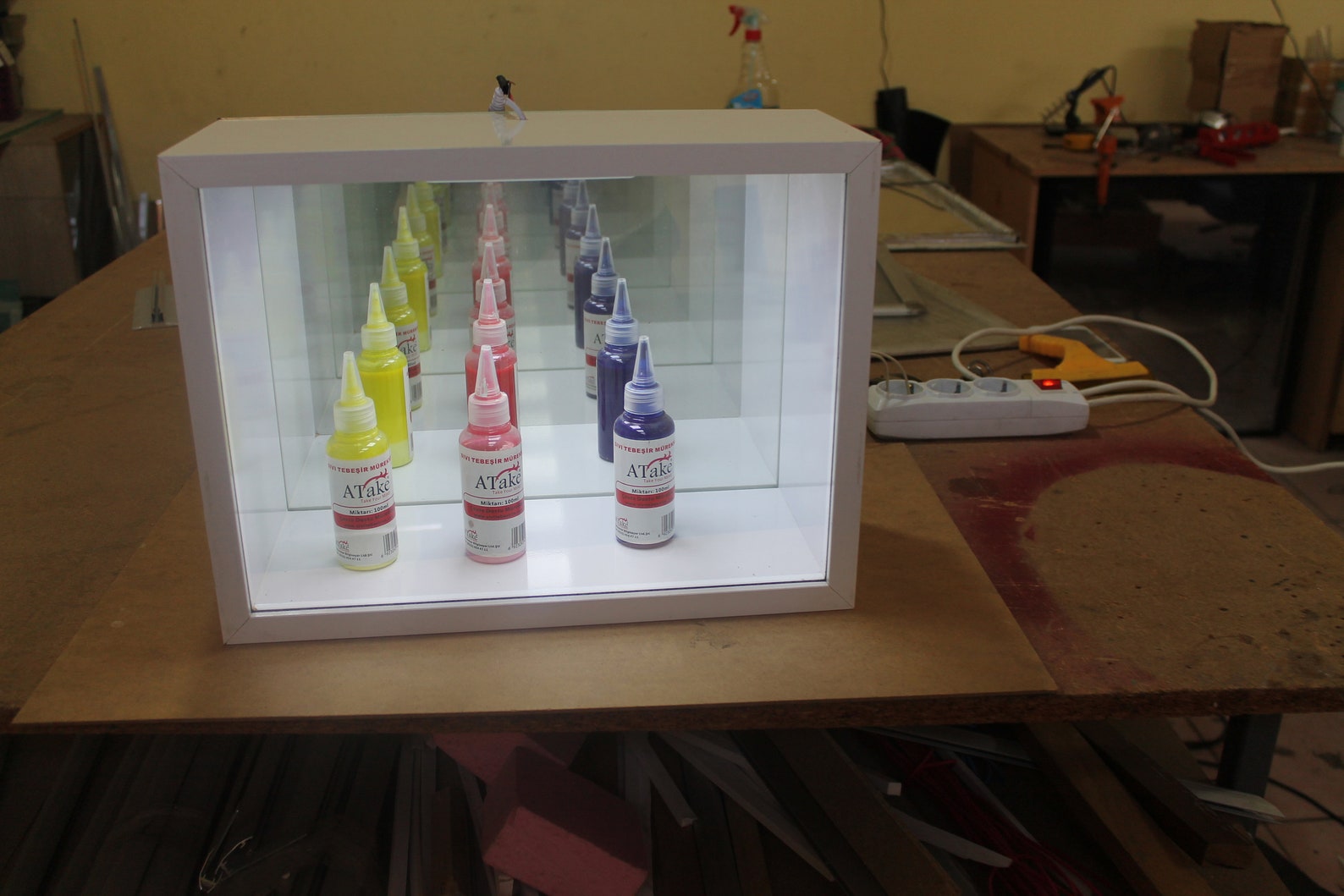 Infinity Mirror Box, Lighted-up LED Panel Light, Display of Product ...
