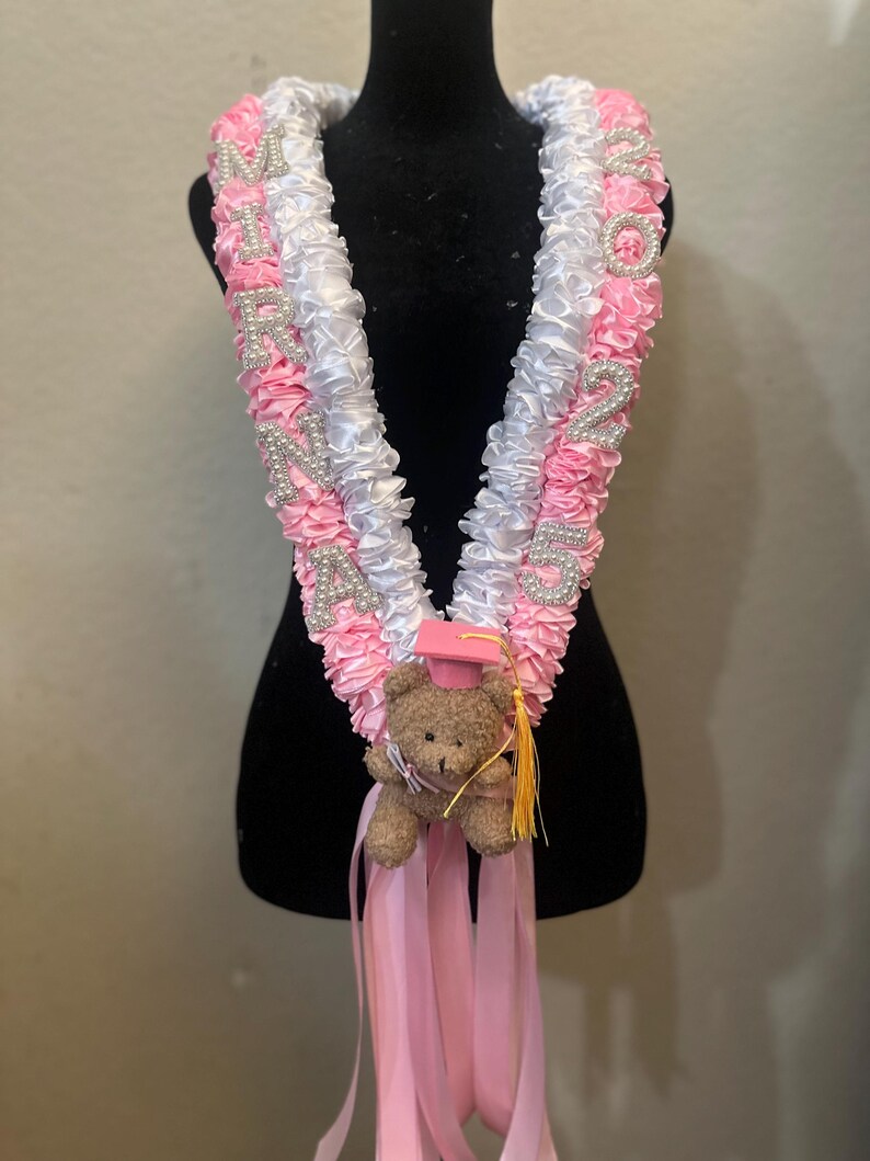 Graduation Lei With Mini Bear - Class of 2026 - Etsy