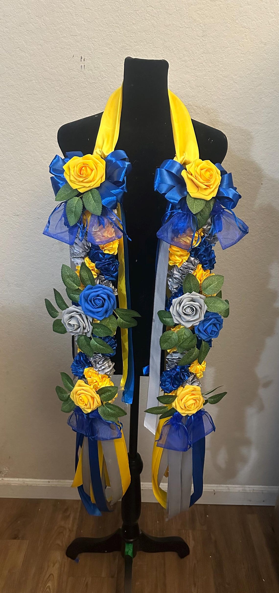 TRIPLE Ribbon Rose Graduation Lei With Sachet Bags - Etsy
