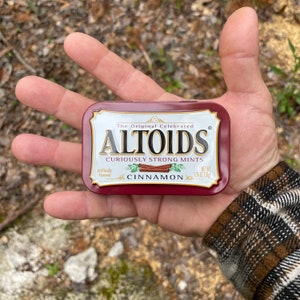 Custom Ferro Rod Fire Starting Kit in Altoids Tin Bushcraft Fire ...