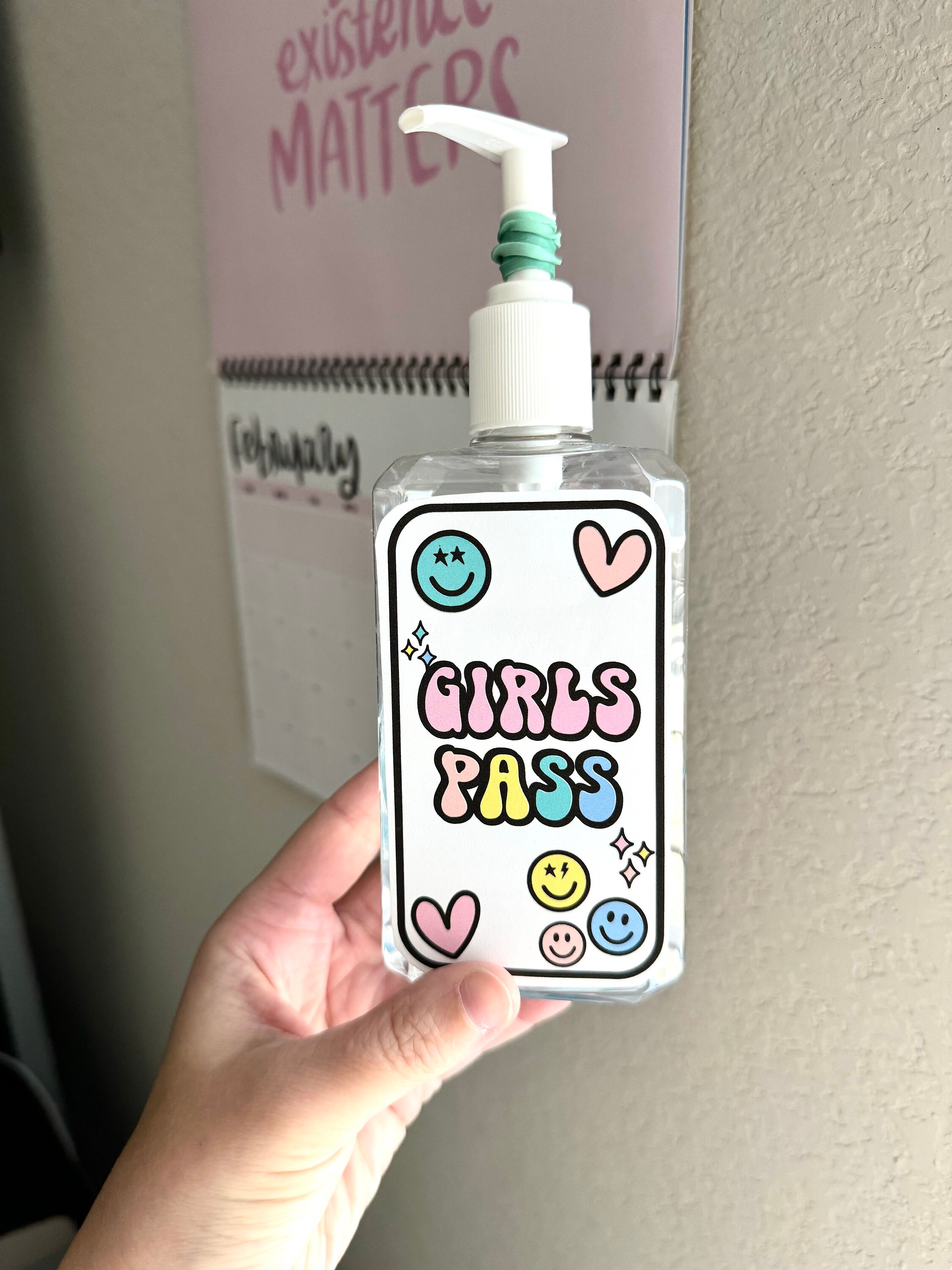 Retro Smiley Face Bathroom Pass | Printable Classroom Restroom Labels ...