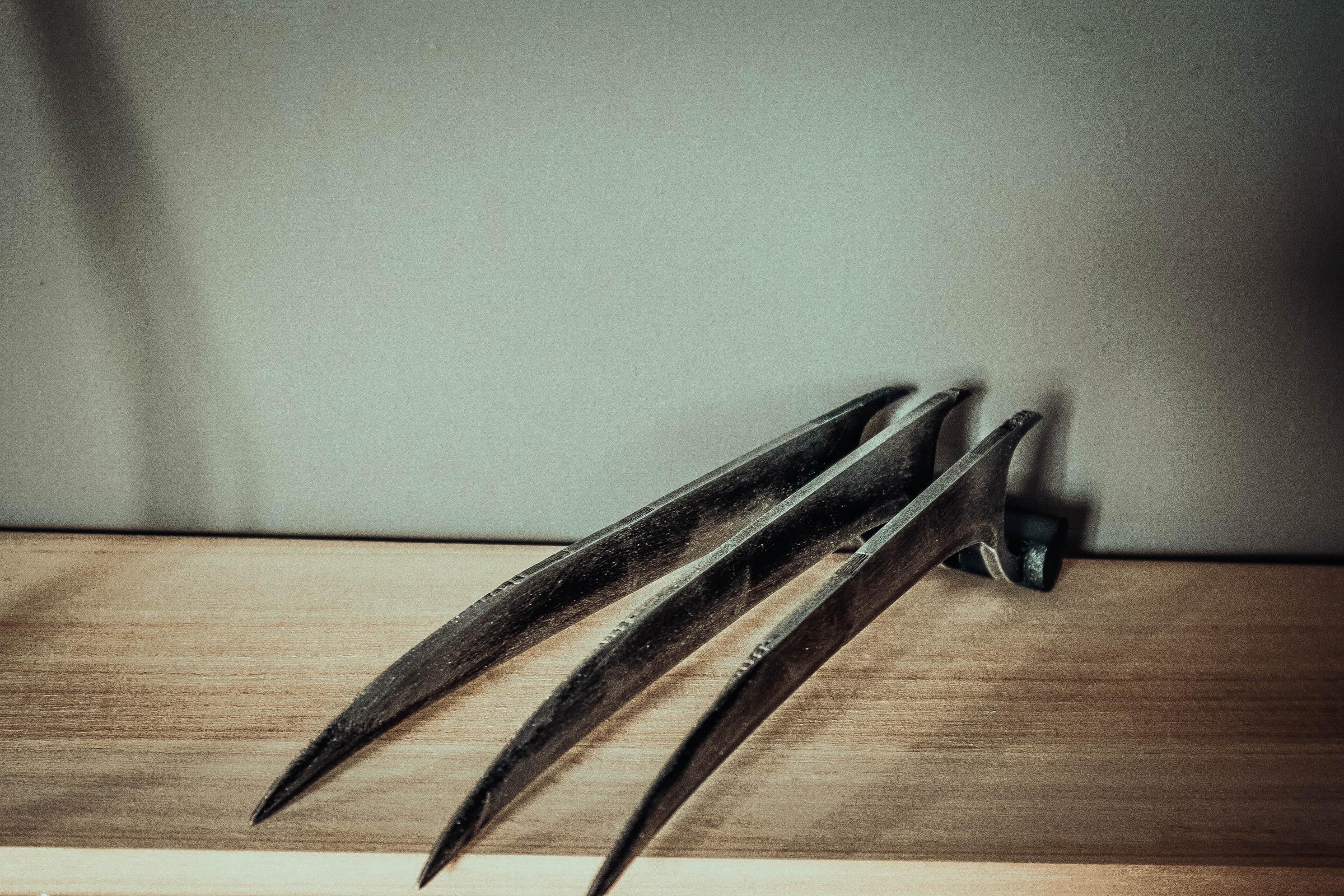 3D Printed Wolverine Claw Dagger Logan Wearable Prop Battle Damaged - Etsy