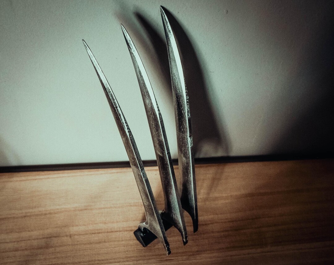 3D Printed Wolverine Claw Dagger Logan Wearable Prop Battle Damaged - Etsy