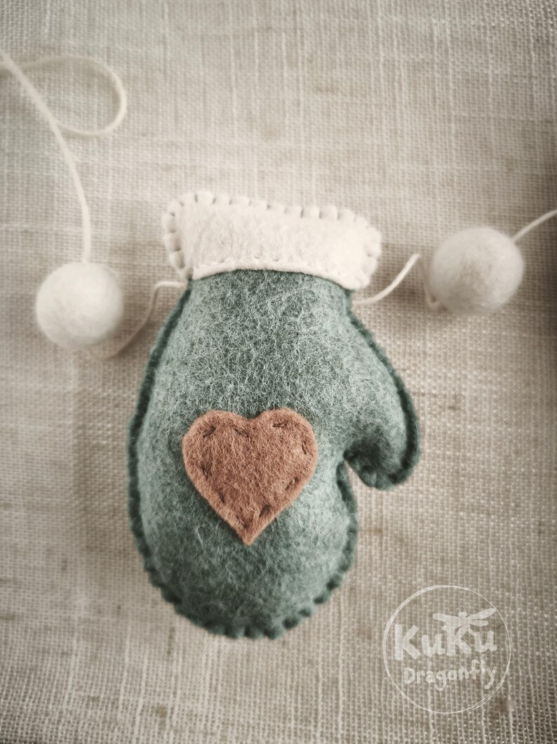 Christmas Mittens Felt Garland. Handmade Farmhouse Style Decoration. - Etsy