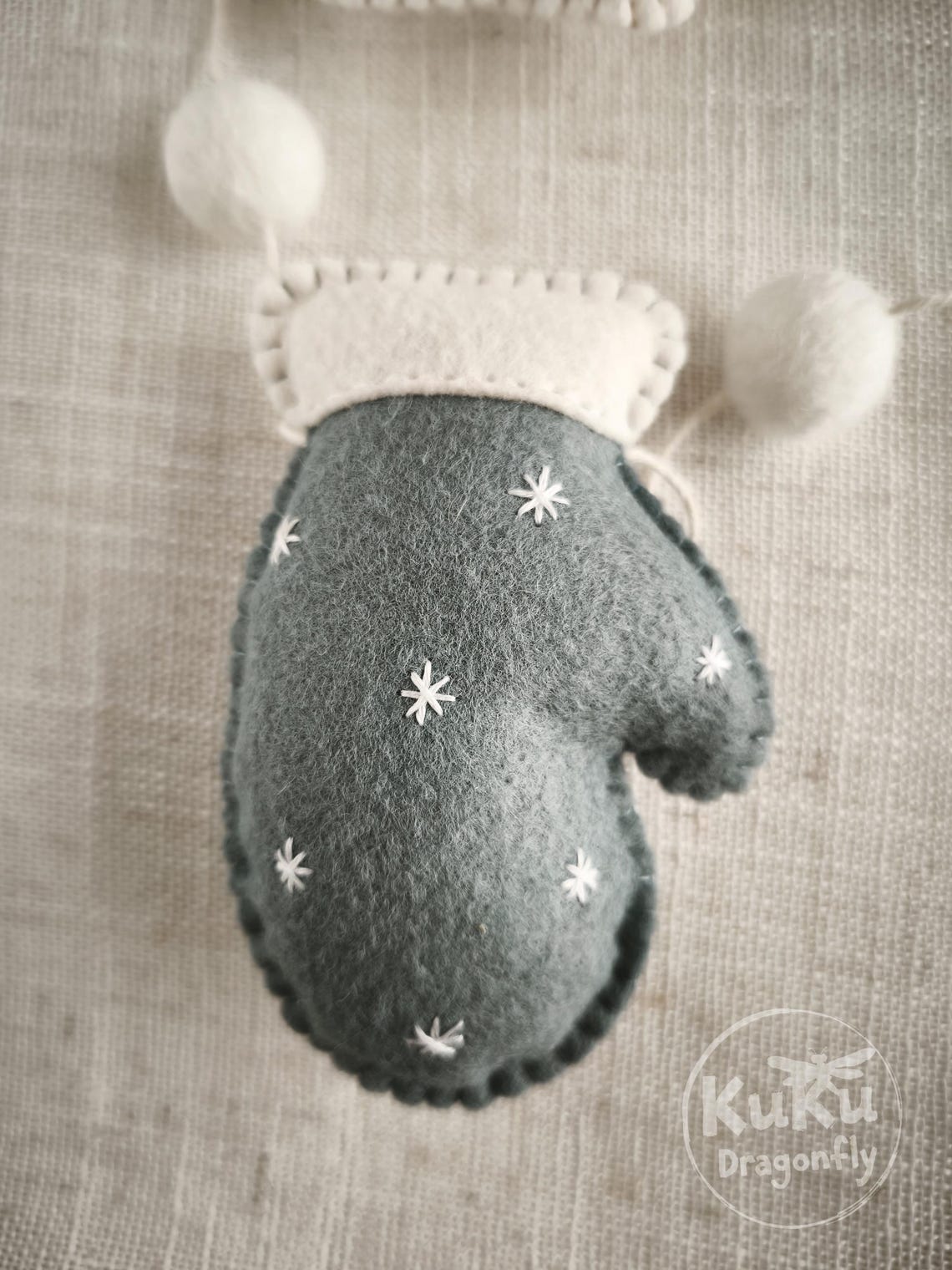 Christmas Mittens Felt Garland. Handmade Farmhouse Style Decoration. - Etsy