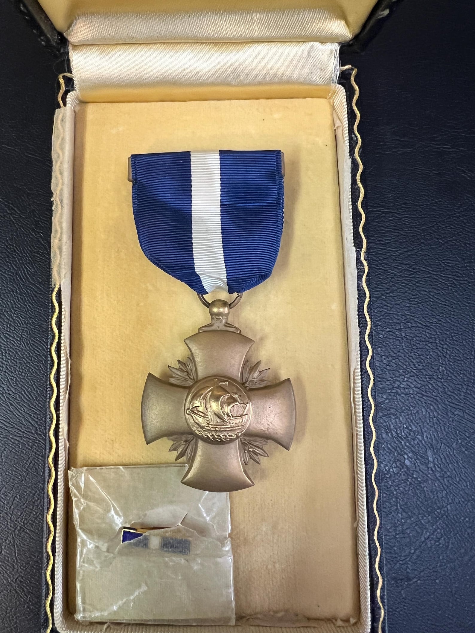 WWII WW2 Navy Cross Military Medal With Case - Etsy