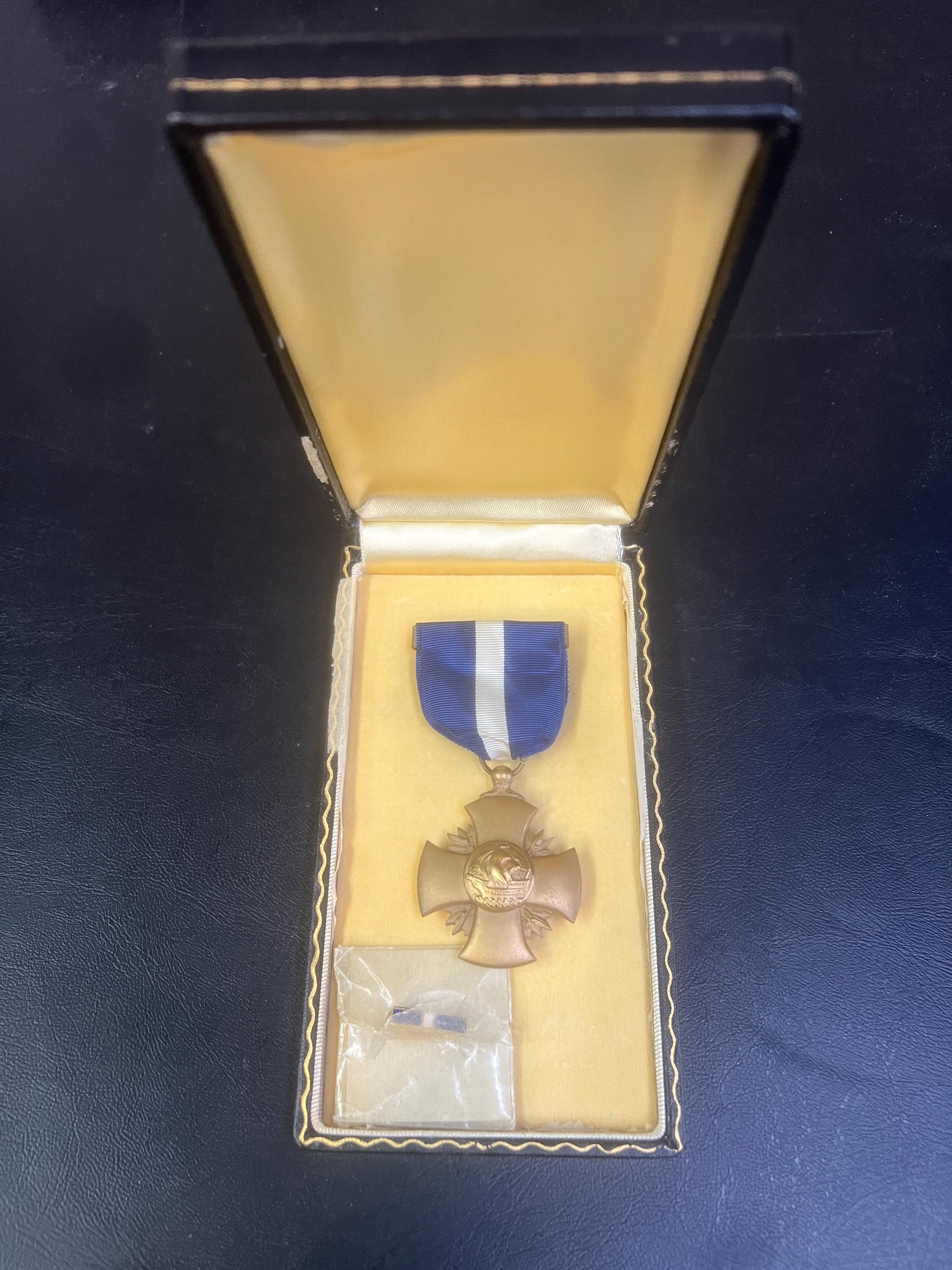 WWII WW2 Navy Cross Military Medal With Case - Etsy