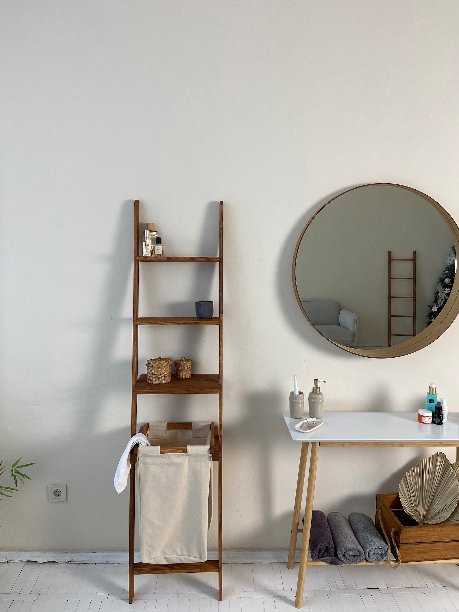 Wooden Shelving Laundry Room Wood Basket Holder Blanket Ladder Entryway ...