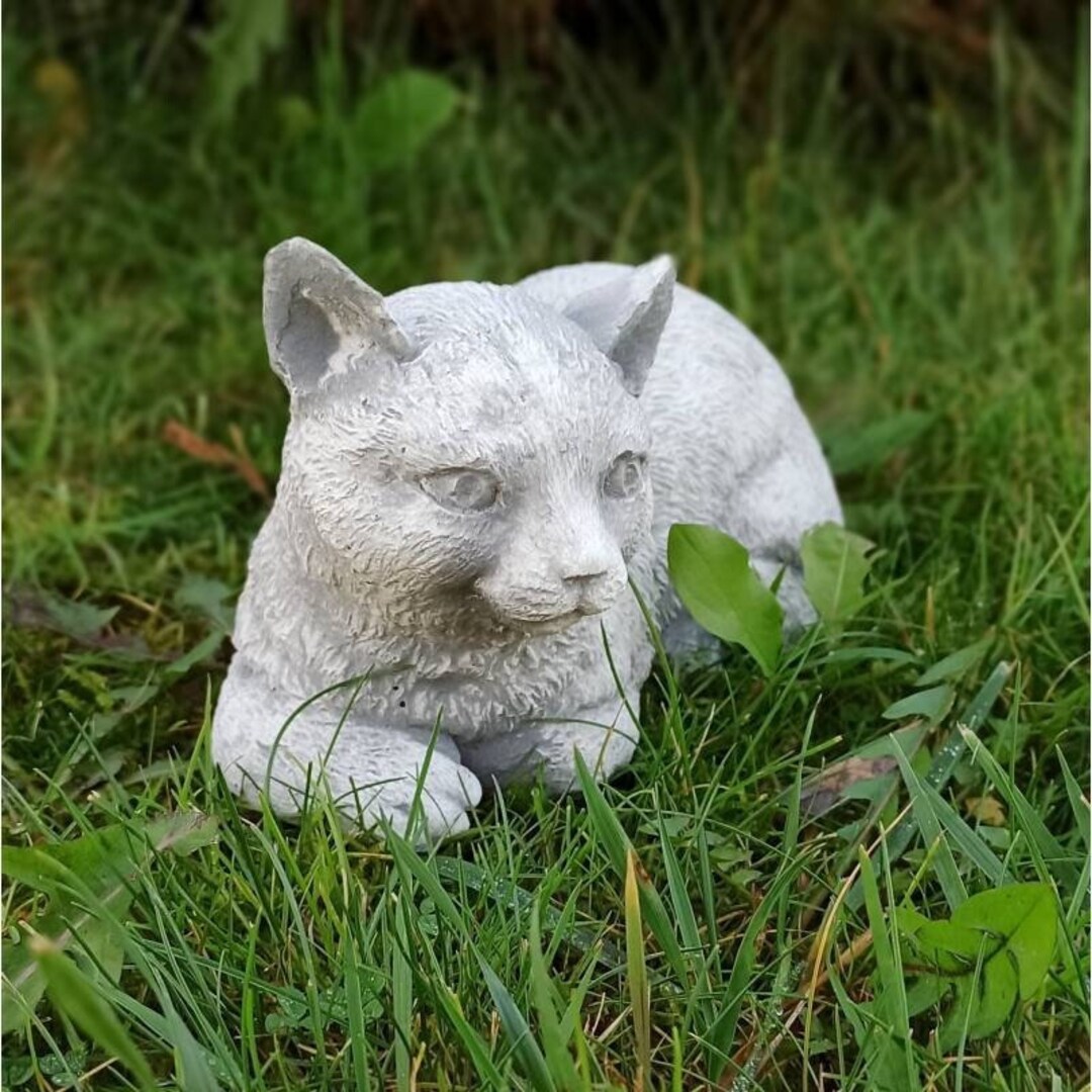 Lying Cat Statue, Adorable Kitten Sculpture, Concrete Cat Figure ...