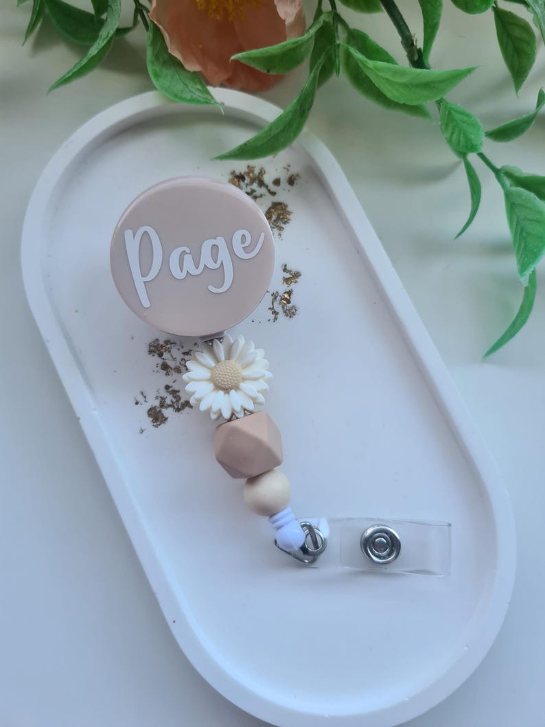 Personalized Daisy Badge Reel, Luxe Teacher Nurse ID Holder - Etsy ...