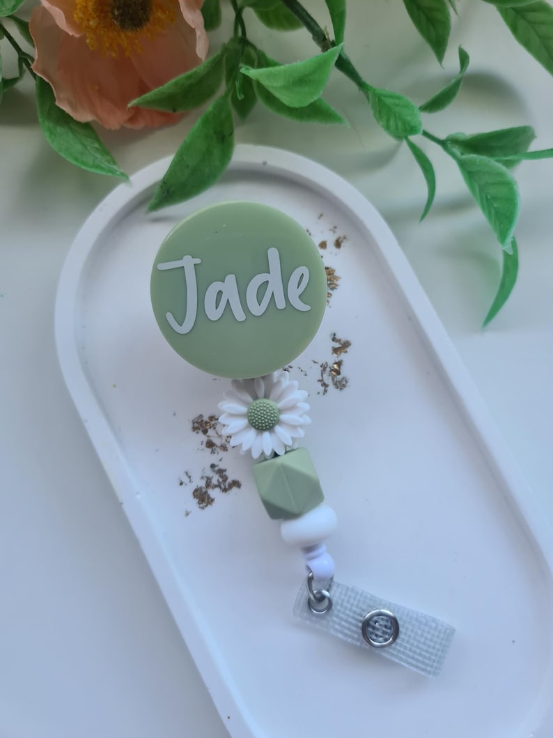 Personalized Daisy Badge Reel, Luxe Teacher Nurse ID Holder - Etsy ...