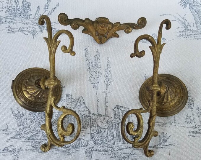 Antique French Brass Mantel Clock Side Finials & Decorative Pediment ...