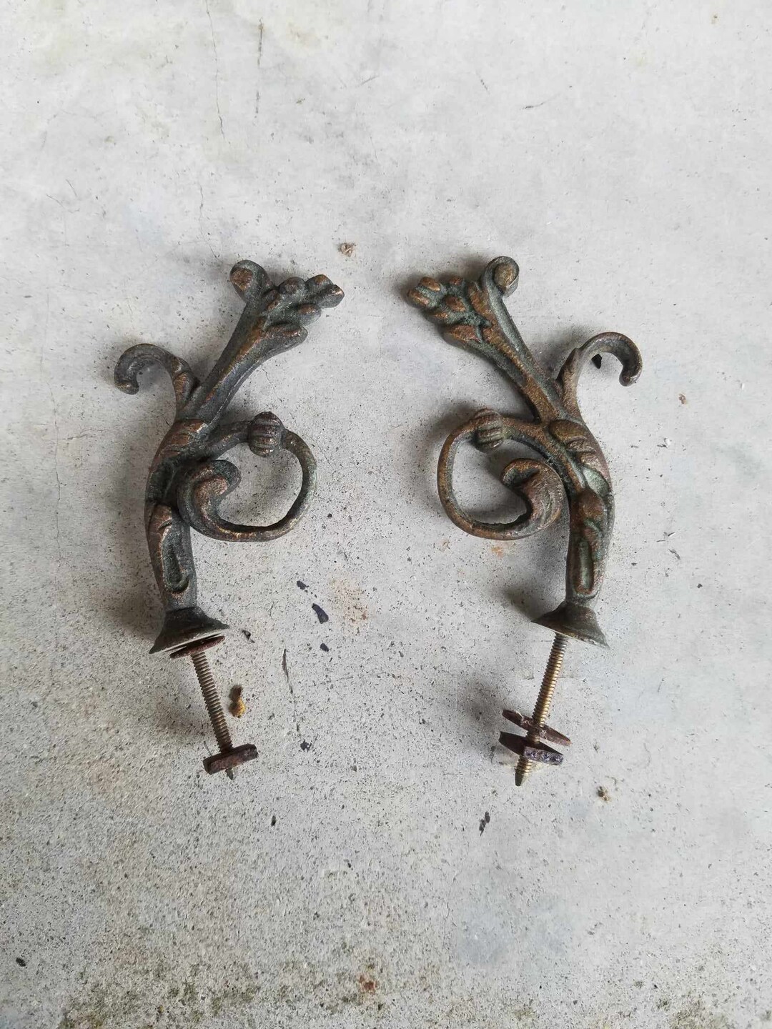 Antique French Brass Mantel Clock Side Finials & Decorative Pediment ...