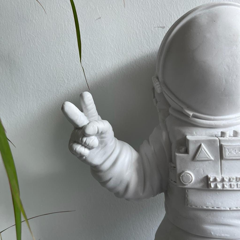 Astronaut Sculpture, Astronaut Wall Art Statue, Astronaut Figurine ...