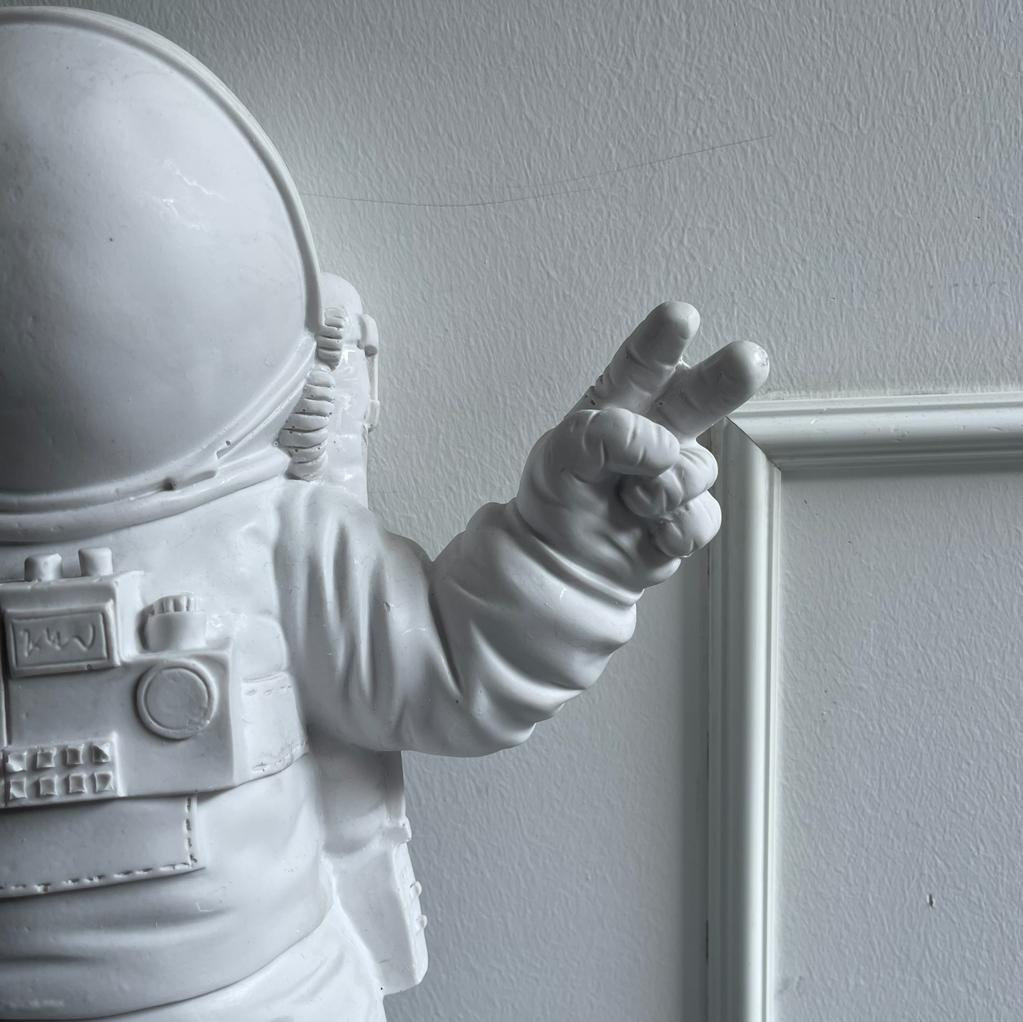 Astronaut Sculpture, Astronaut Wall Art Statue, Astronaut Figurine ...