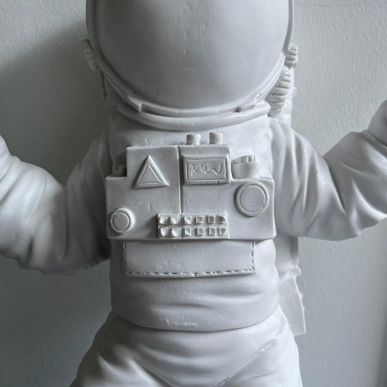 Astronaut Sculpture, Astronaut Wall Art Statue, Astronaut Figurine ...