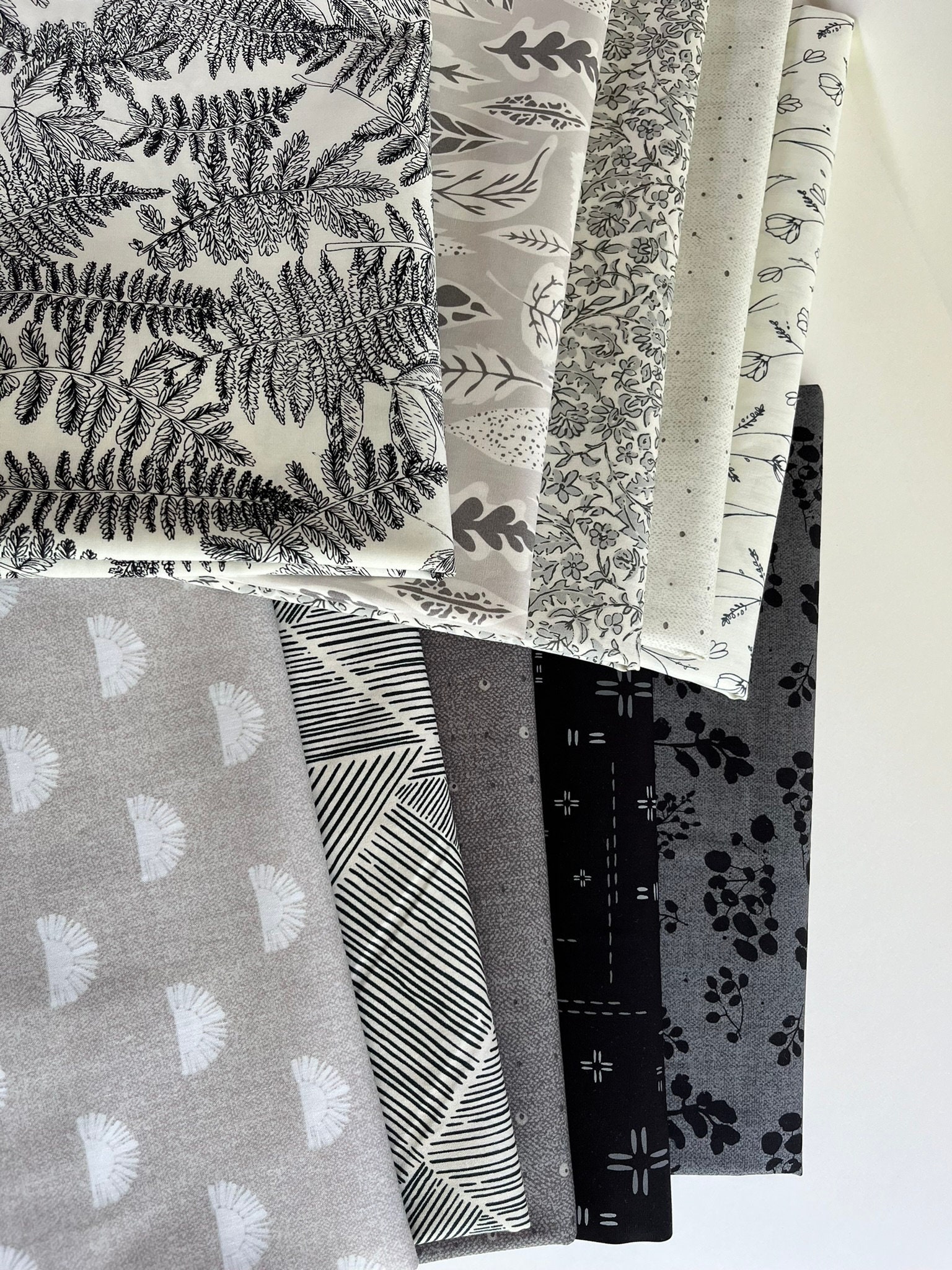 Grey Color Quilt Bundle Art Gallery Fabrics AGF Fat Quarter / Half Yard ...