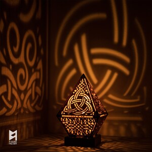Celtic Knot Shadow Lamp - Northern Viking Bedside Lamp - Etsy