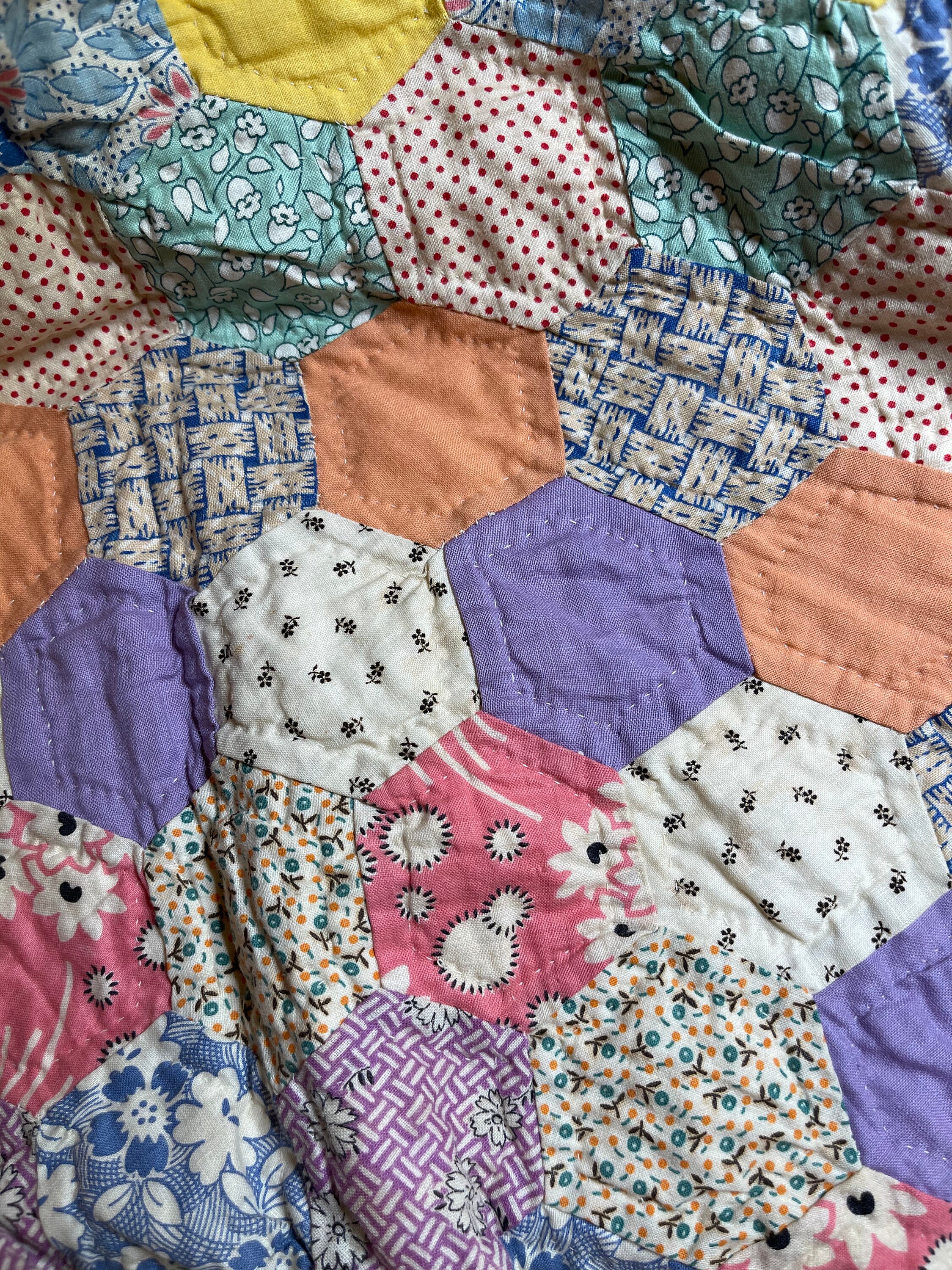 Hexagon Medallion Quilt-1930s - Etsy