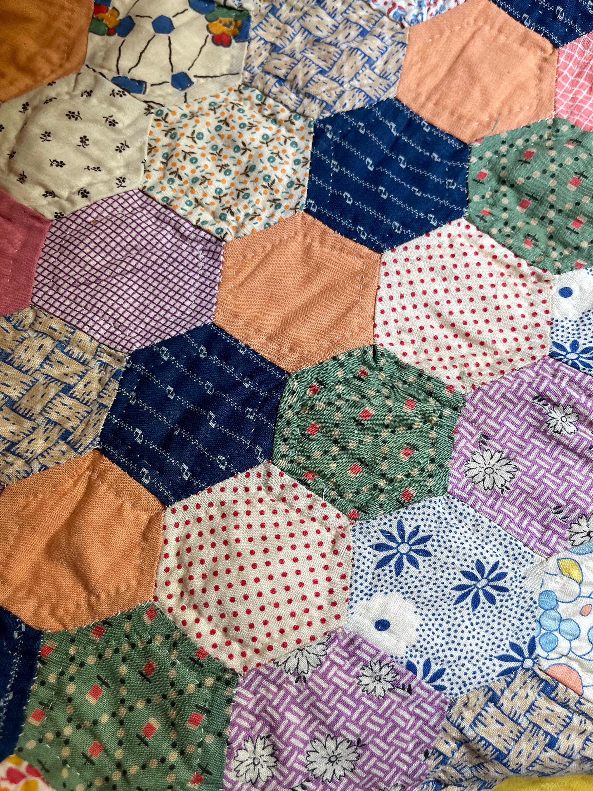 Hexagon Medallion Quilt-1930s - Etsy