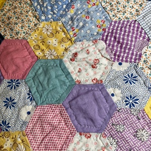Hexagon Medallion Quilt-1930s - Etsy