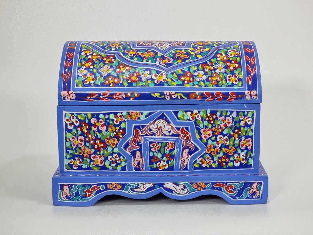 AMAZING HAND-PAINTED Box With Beautiful Floral Details, Unique Handmade ...