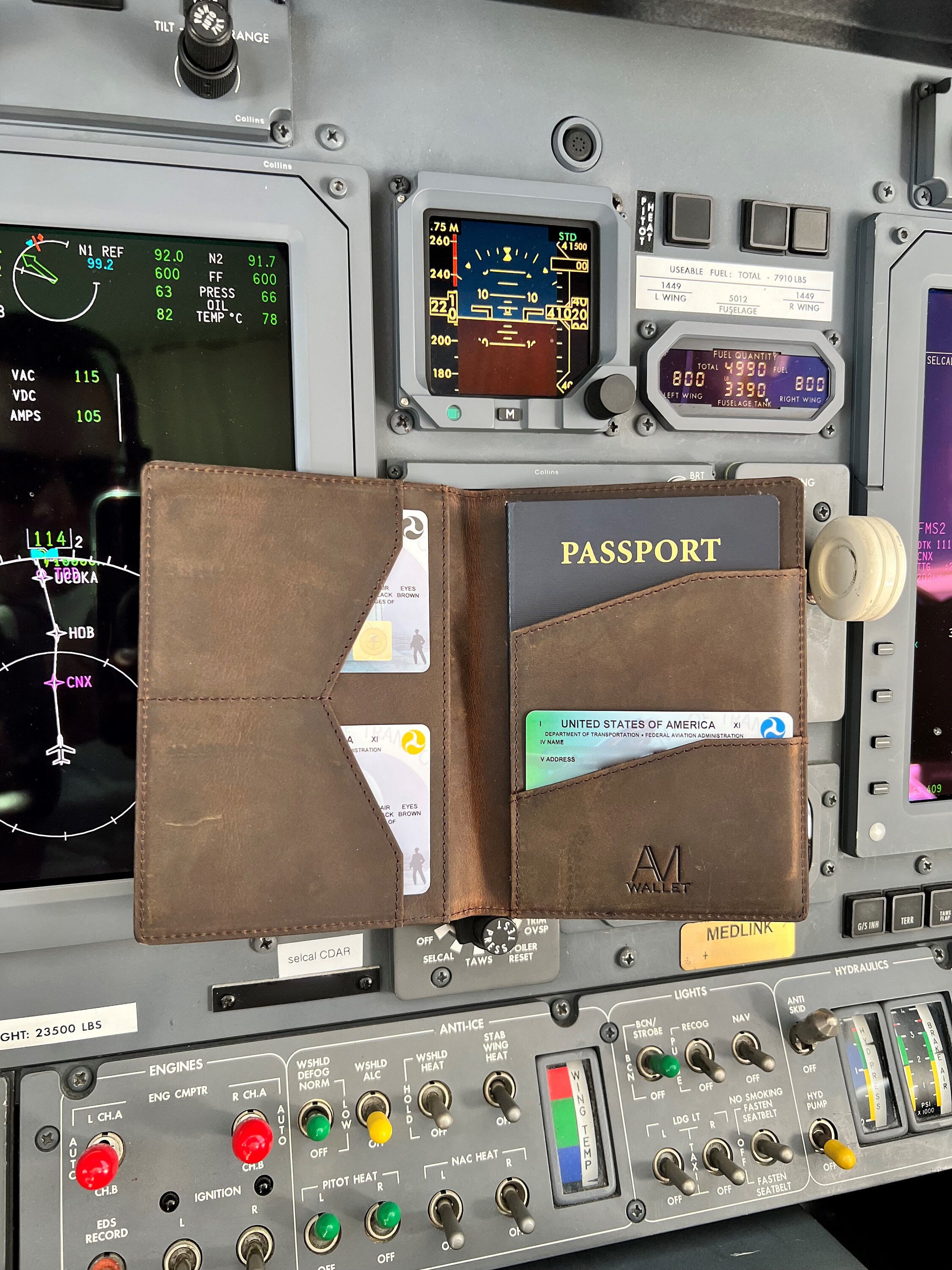 AERO Pilot Passport Wallet - Etsy