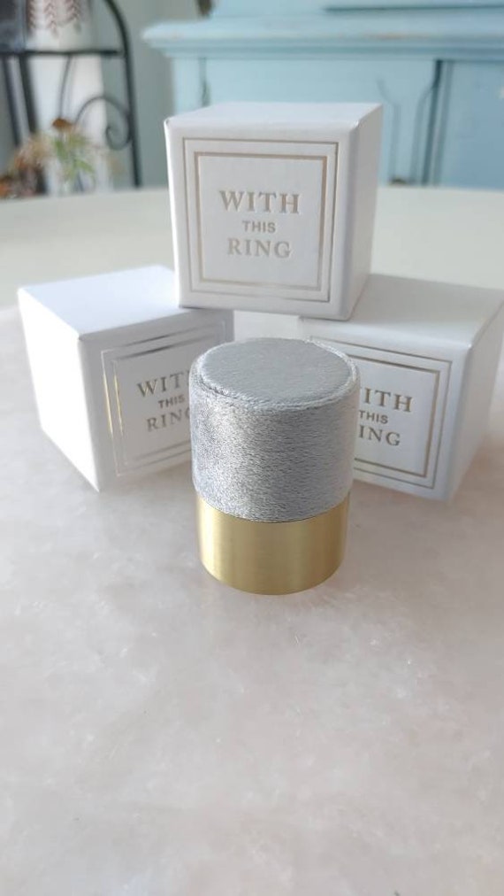 Round velvet ring box store