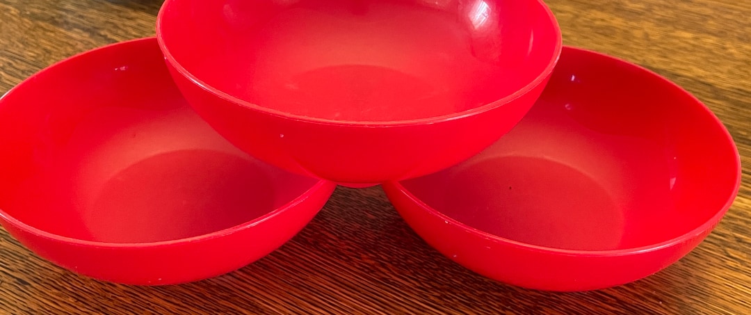 Tupperware Open House 3 Piece Lot! Large Red Cereal/soup/salad Bowls ...