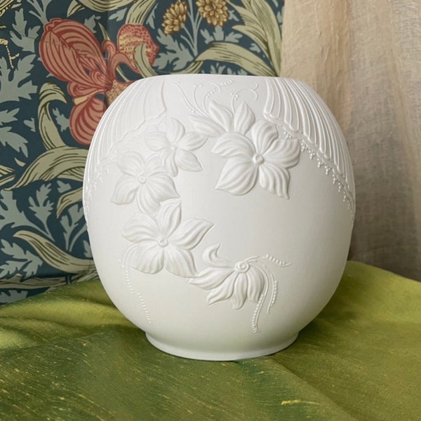 M Frey Kaiser Vase - Etsy