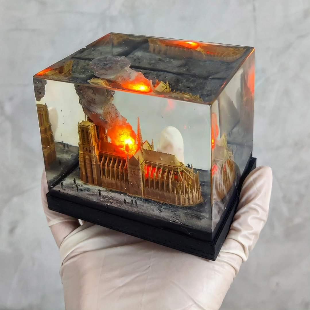 Notre Dame Diorama, Resin Sculpture, Small Lamp, Resin Diorama, Resin ...