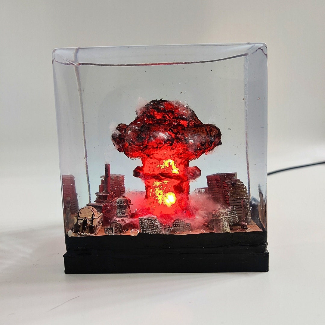 Resin Diorama, Atomic Bomb, Nuclear Explosion in a Factory, Resin Lamp ...