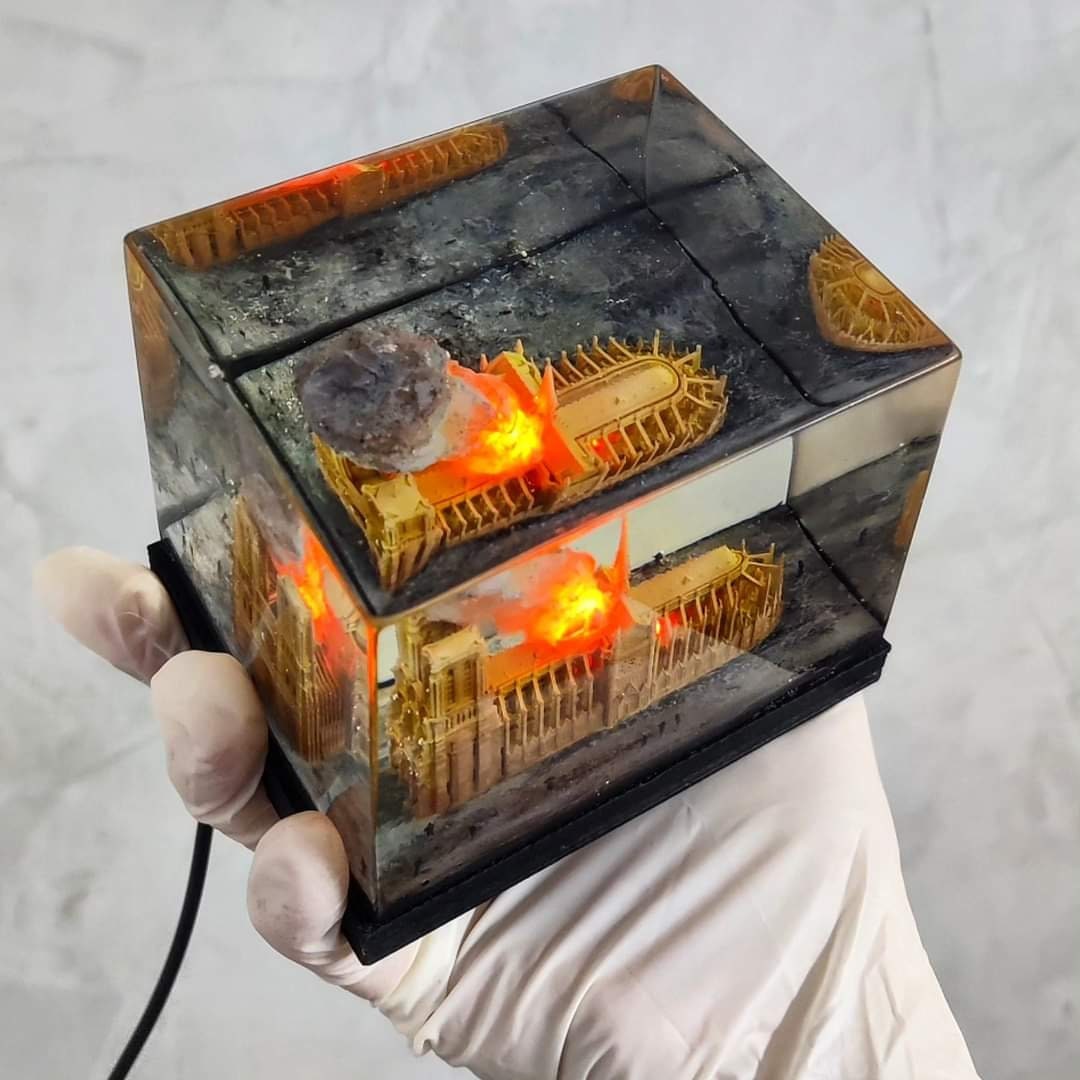 Notre Dame Diorama, Resin Sculpture, Small Lamp, Resin Diorama, Resin ...