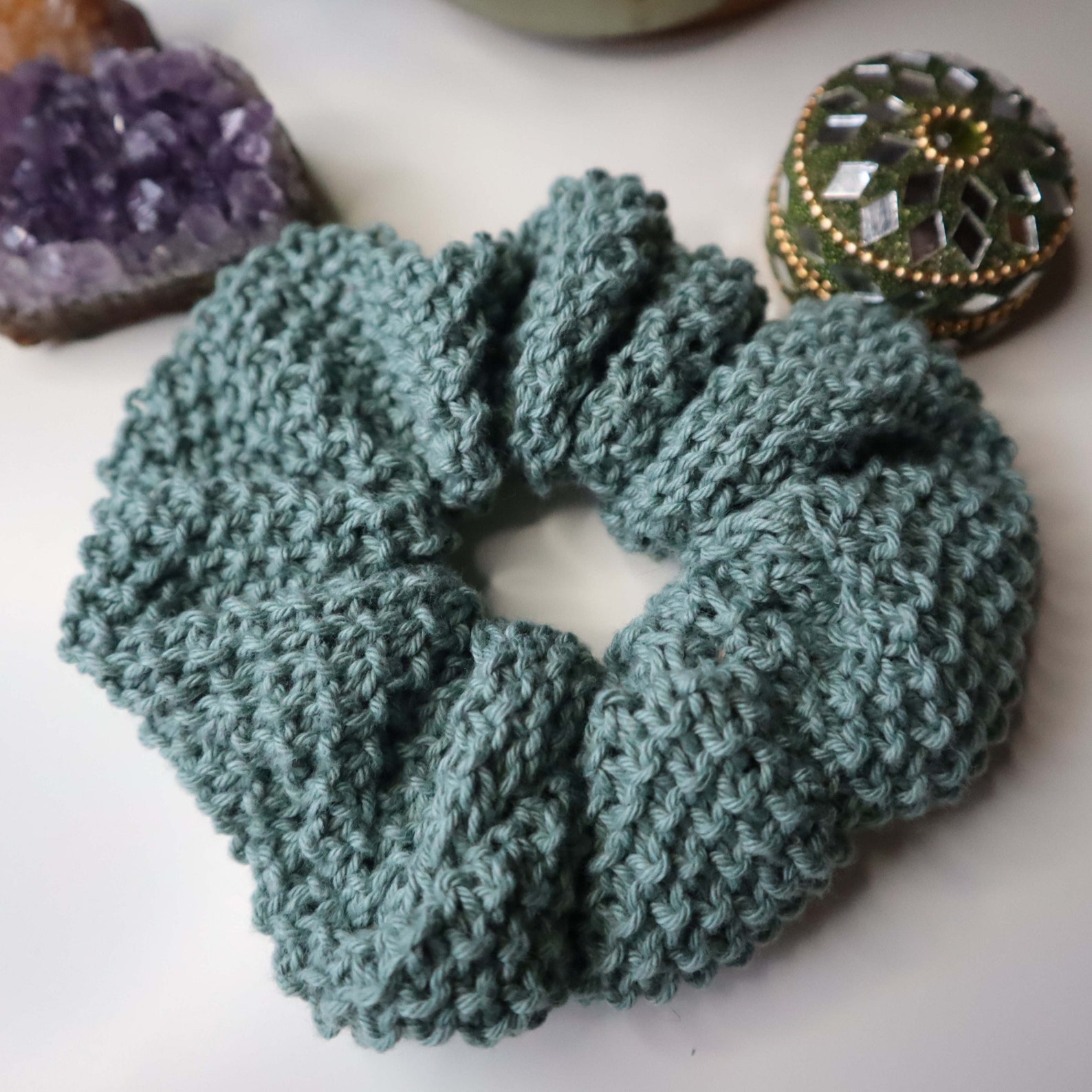 Seed Stitch Scrunchie Knitting Pattern – Easy & Cozy DIY Hair Accessory ...